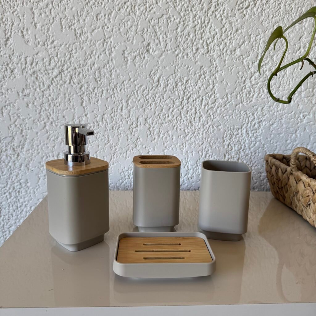 Set De Baño Plástico Y Bambú - ESTILO DECO